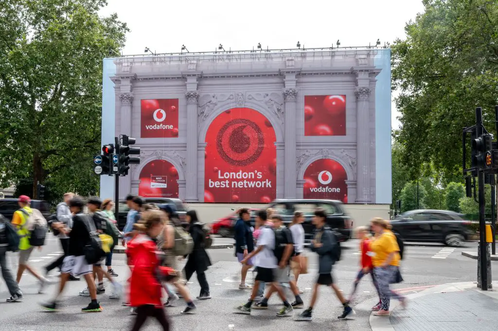 Vodafone celebrates Best in London Network award with first Marble Arch ...