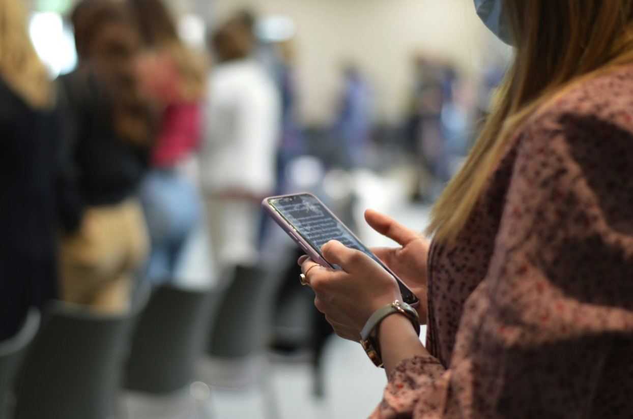 Silent Creative: how no-sound ads win attention - More About Advertising